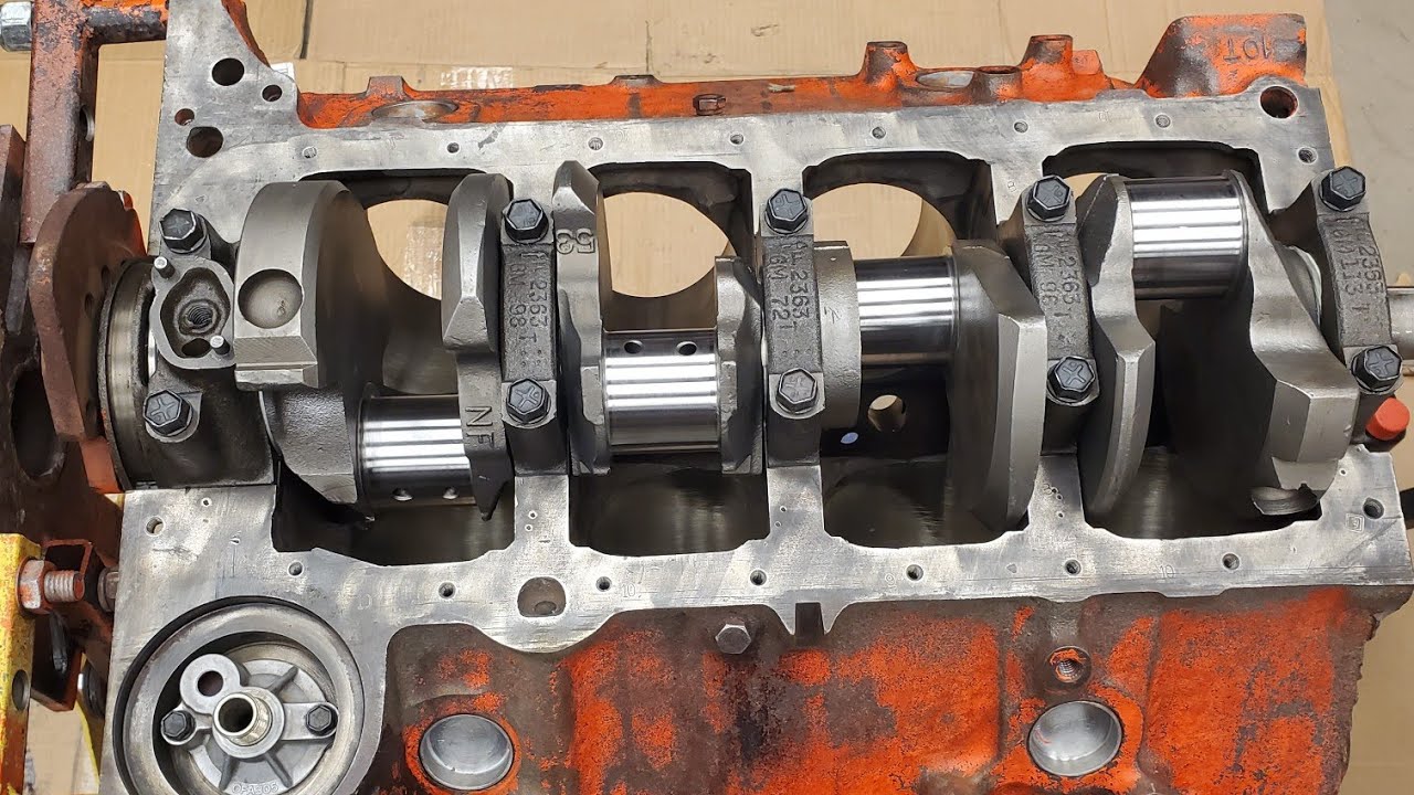 Part 1: Let's build an engine! 😁 Cleaning the block and installing the ...