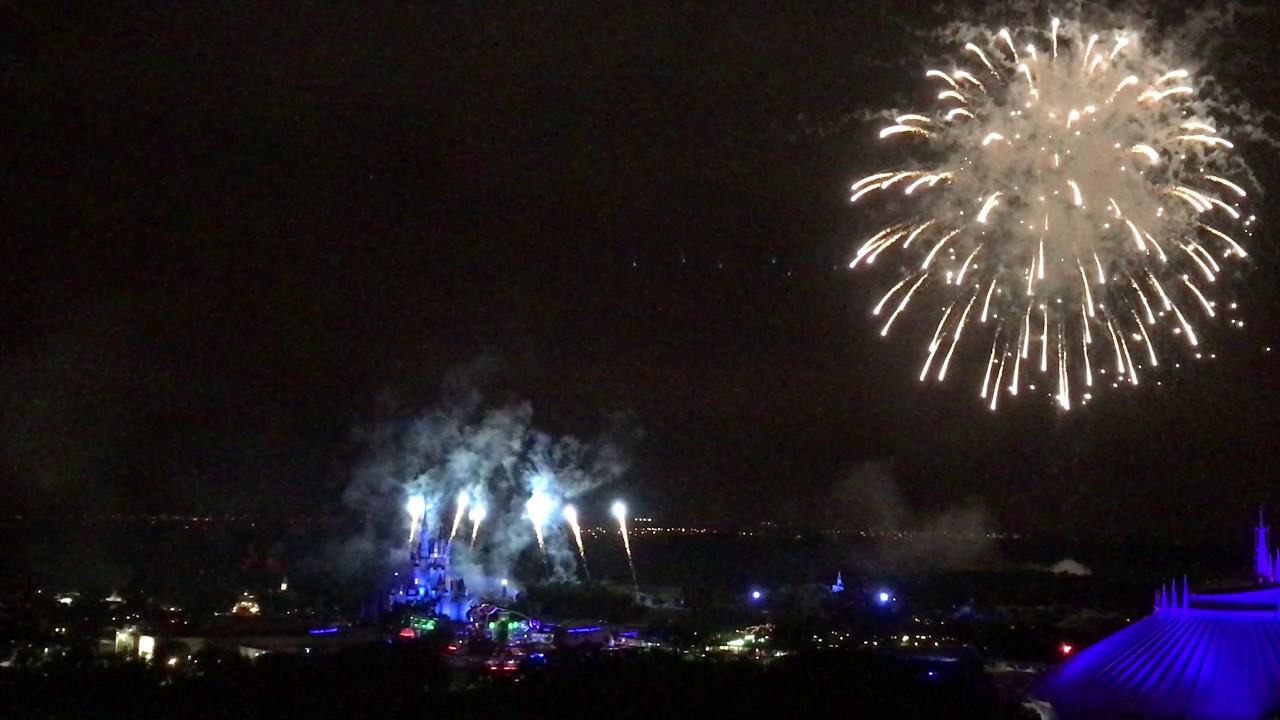 Christmas Fireworks viewed from the Roof of the Contemporary ...