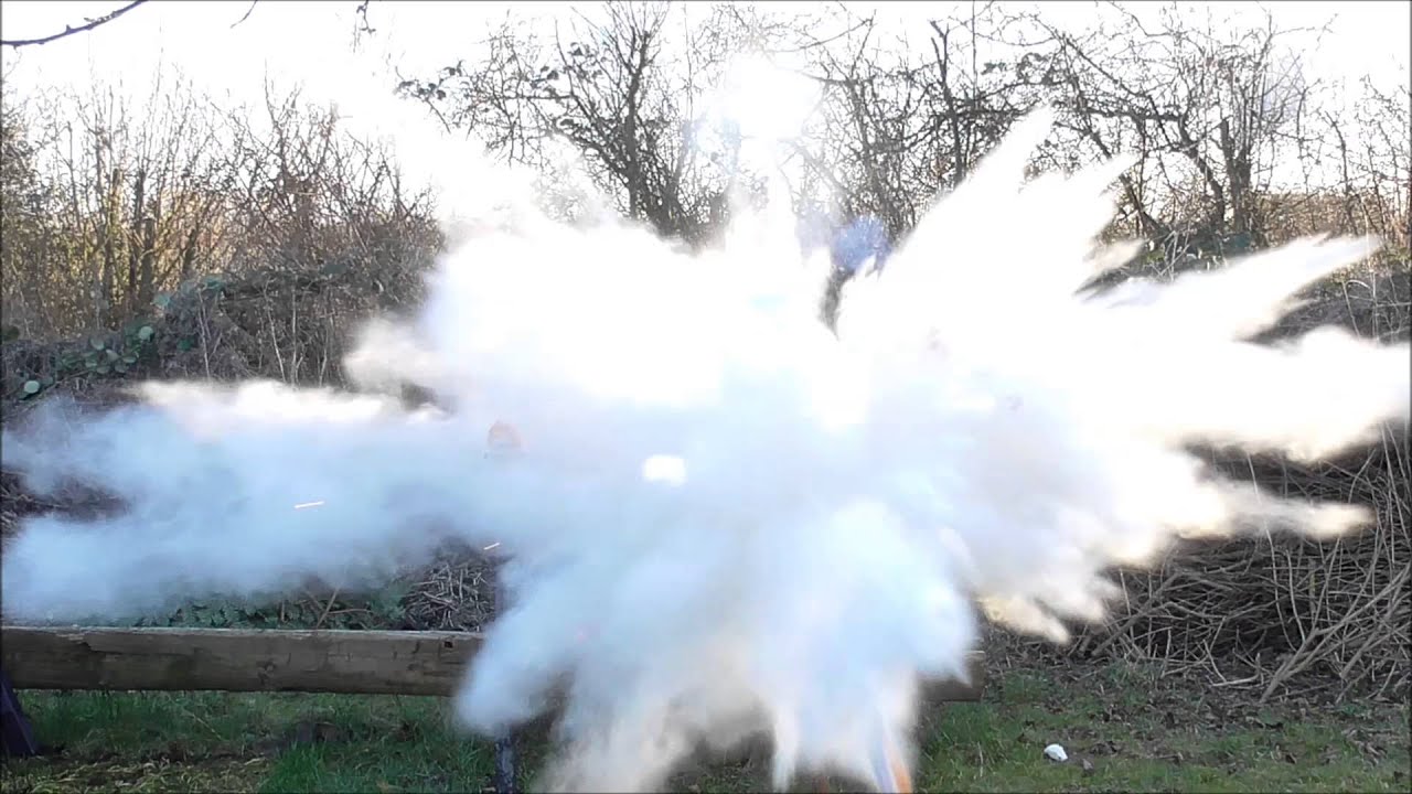 Mehl Explosion III - YouTube