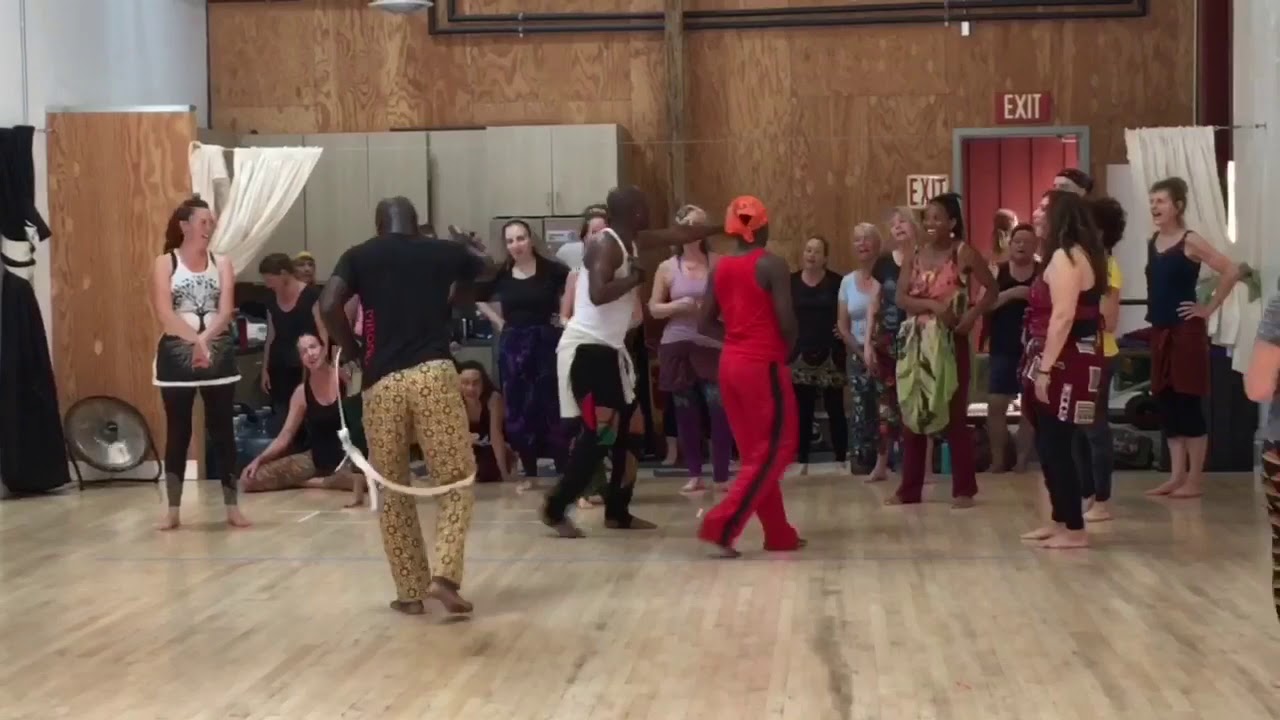 AFRICAN DANCE AND DRUM GÂTA BANTU - YouTube