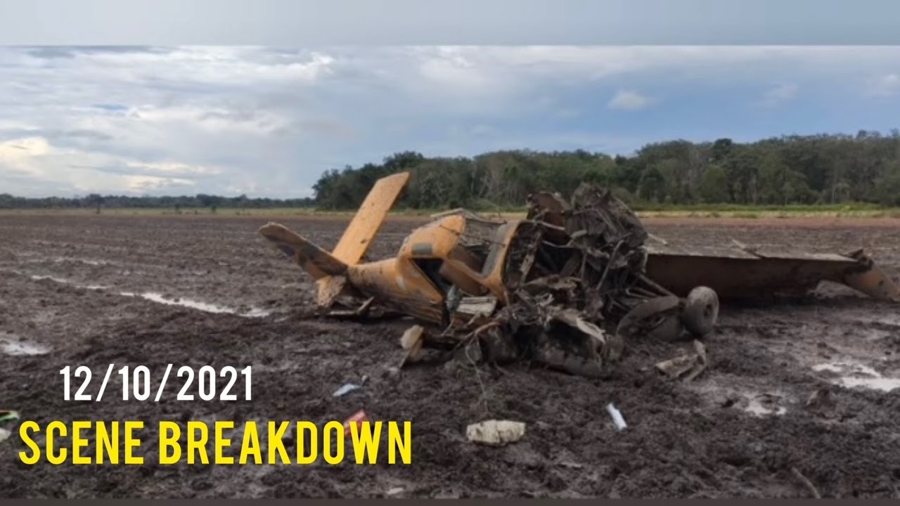 Embraer Plane loses its wing in Brazil - YouTube