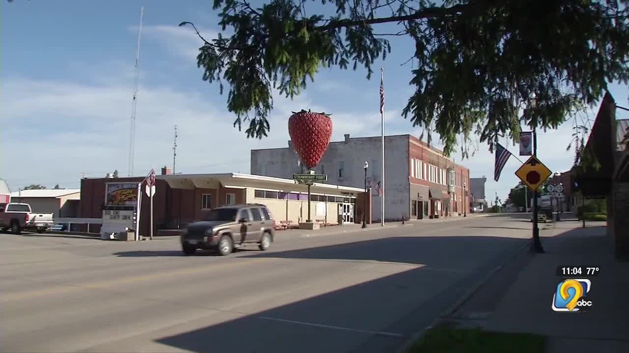 Strawberry Point Fire & Rescue end services effective immediately - YouTube