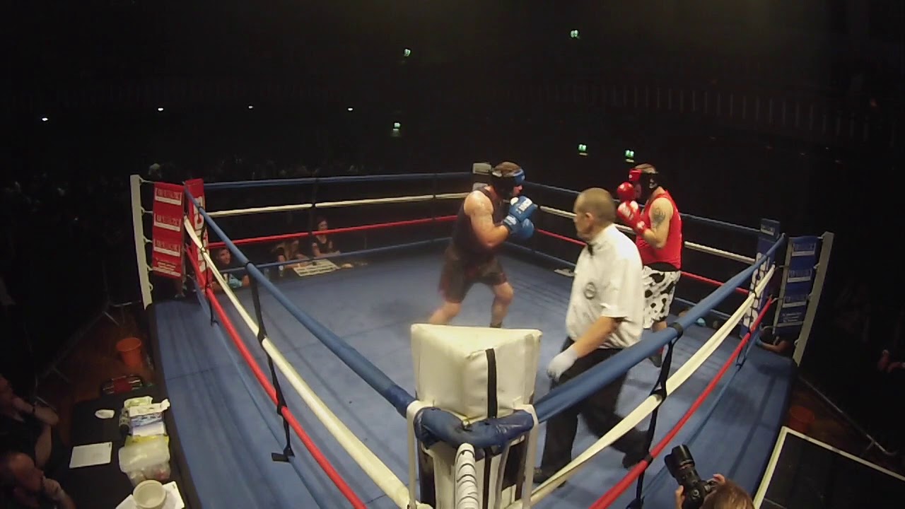 Ultra White Collar Boxing | Scunthorpe | Glen Hickson VS Craig Wright ...