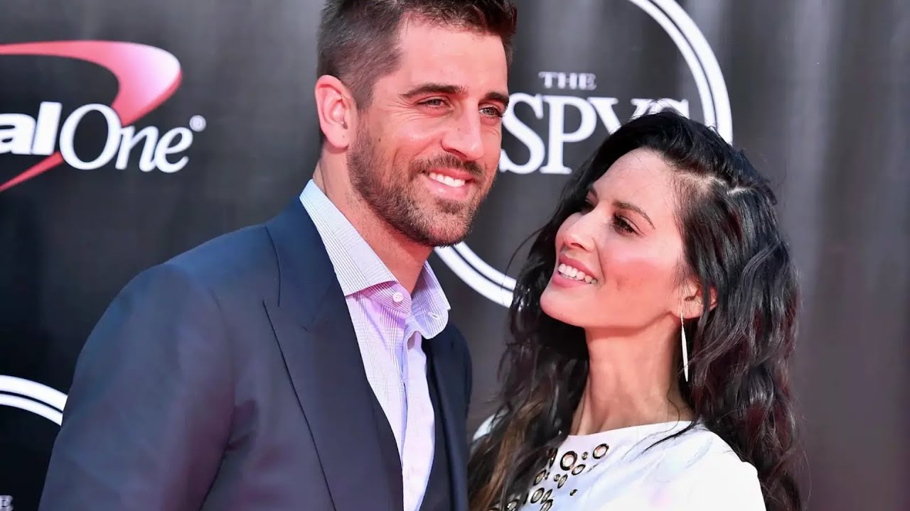 Aaron Rodgers Reveals His New Girlfriend & You Will Easily Recognize ...