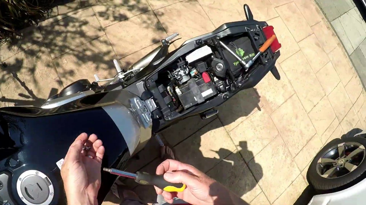 2018 Honda CB1000R Tank Removal - YouTube