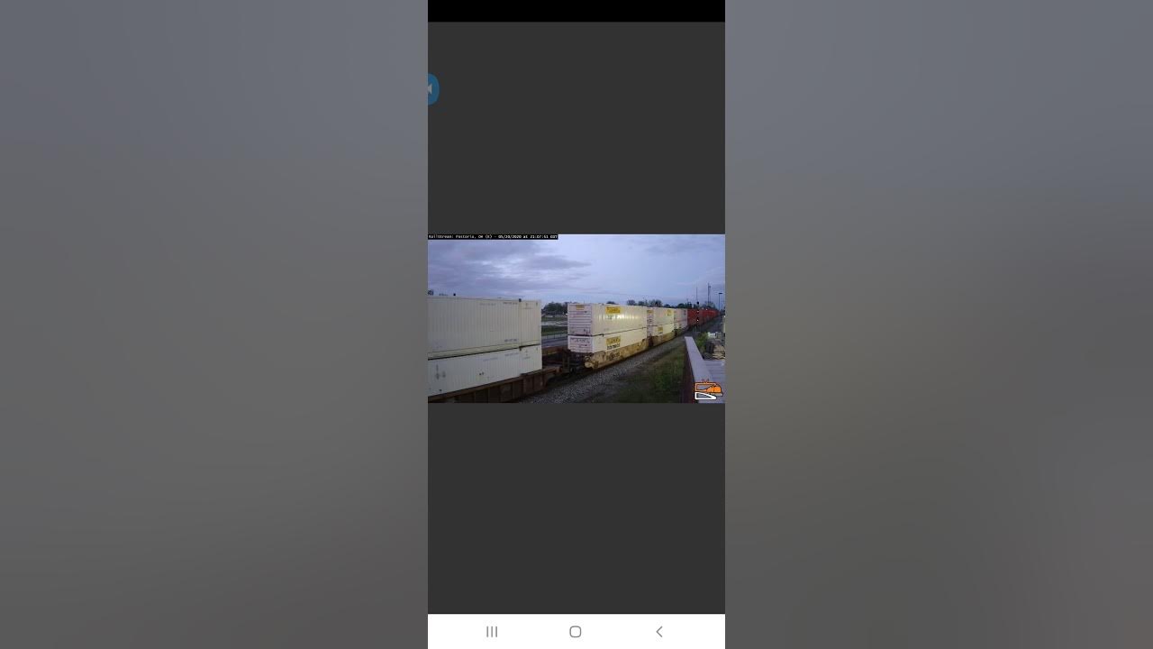 CP meets CSX intermodal trains on railstream - YouTube