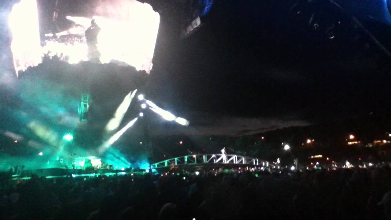 U2 360 in Moncton, Bono passing near us - YouTube