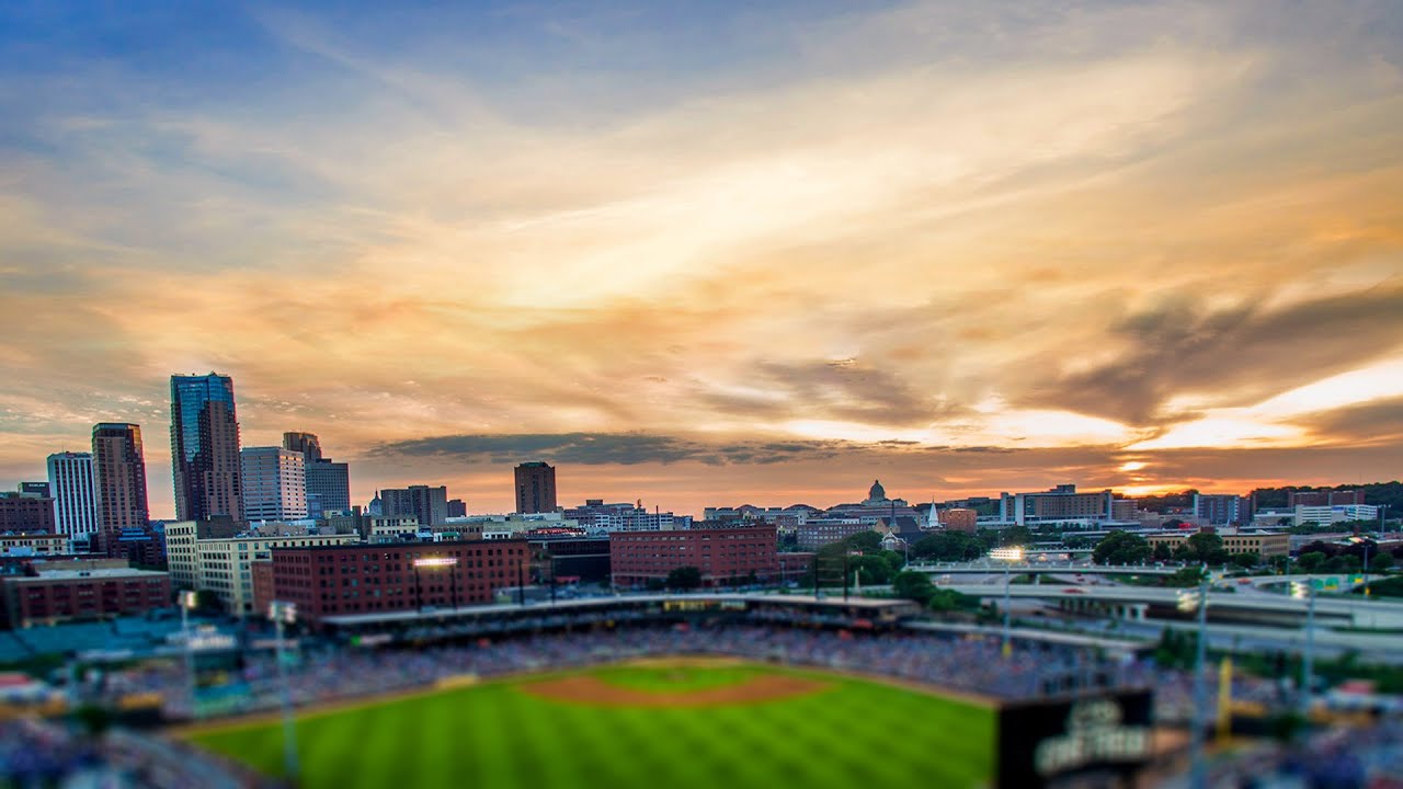 MN Opera's Opera in the Outfield - YouTube