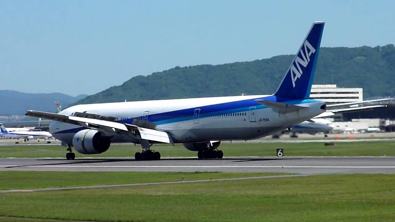 Boeing 777-300 (ANA)(JA756A) Landing - YouTube