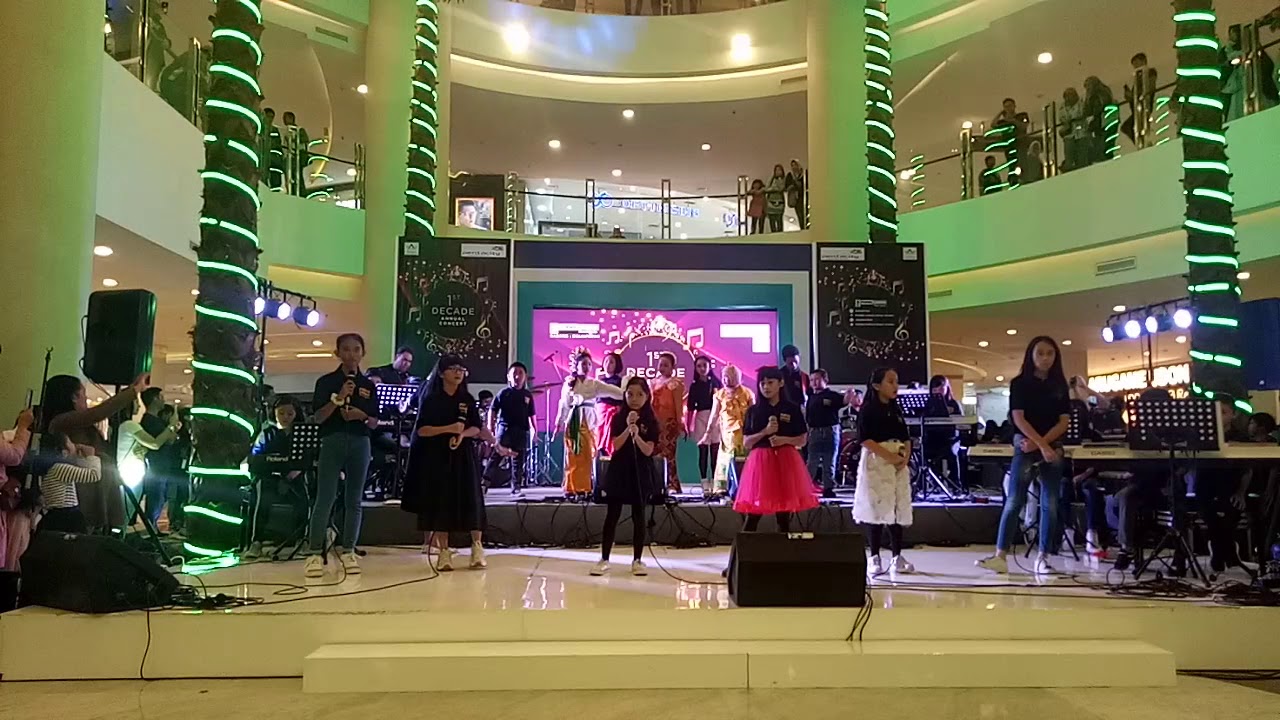 Concert Purwacaraka Music Studio Balikpapan - YouTube