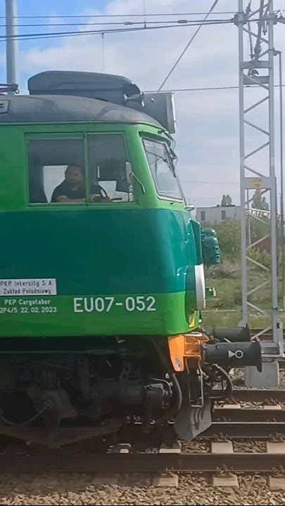 RARYTAS EU07-052 KONICZYNKA odjeżdża ze składem intercity Roztocze ze stacji Lublin Główny RP1 ...