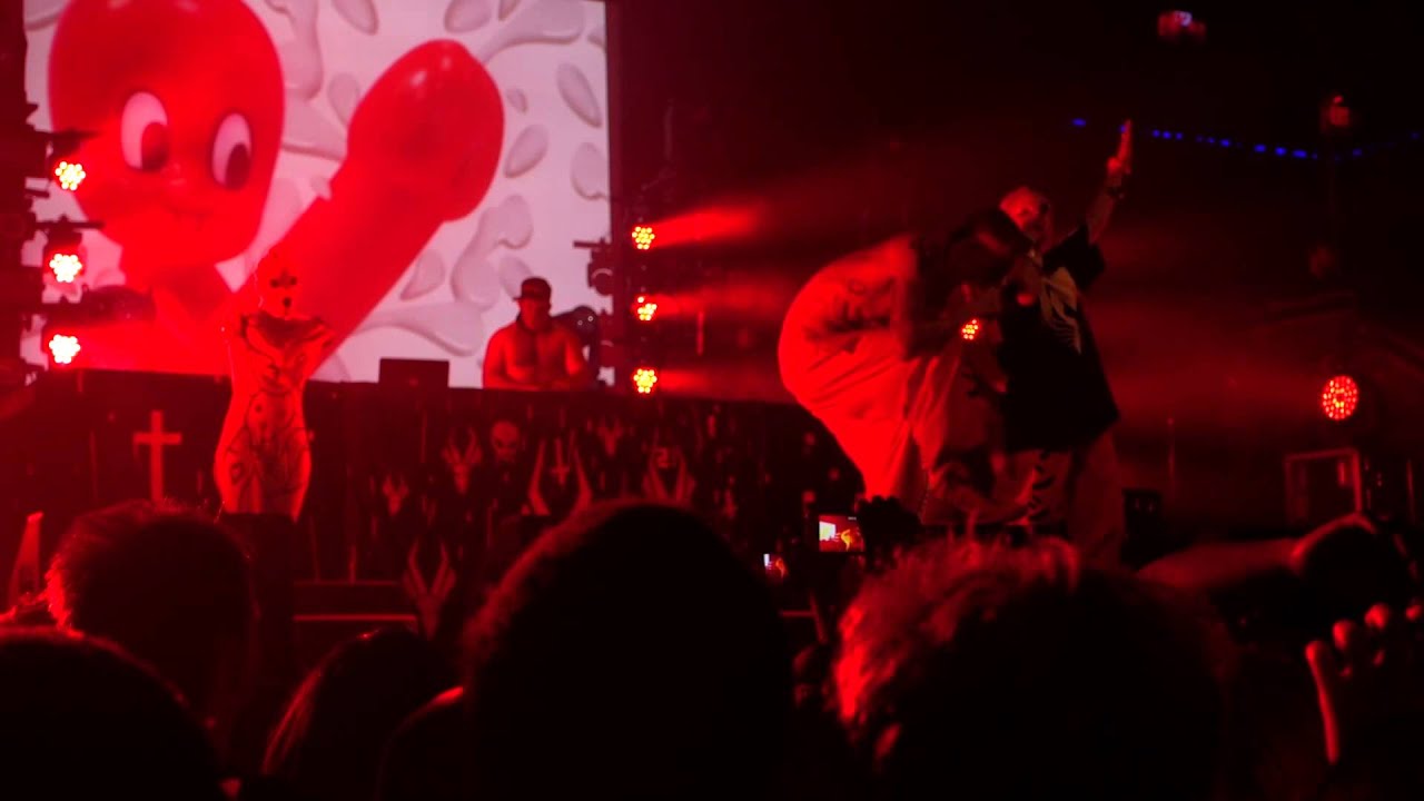 Die Antwoord - "Fatty Boom Boom" in Philly, 9-3-14 - YouTube
