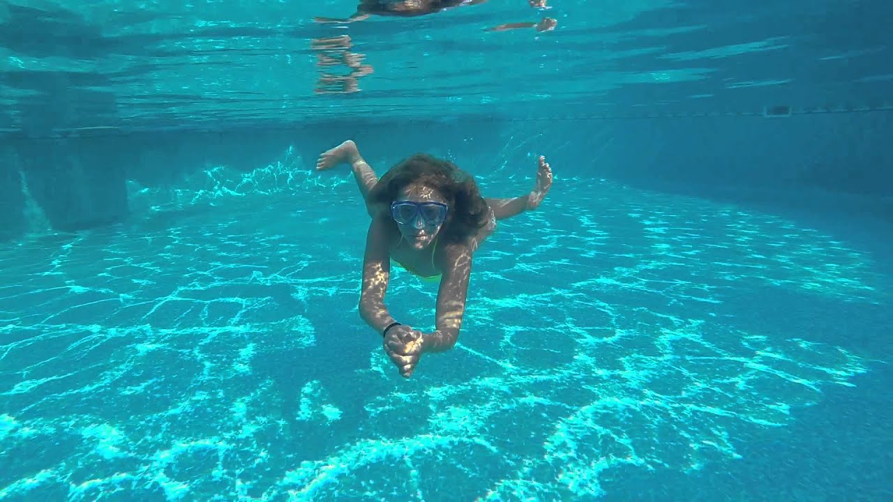 Laura Swimming Under Water - YouTube