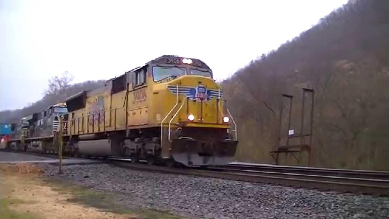 NS 236 with UP Power on the Point at Elliston, VA - YouTube