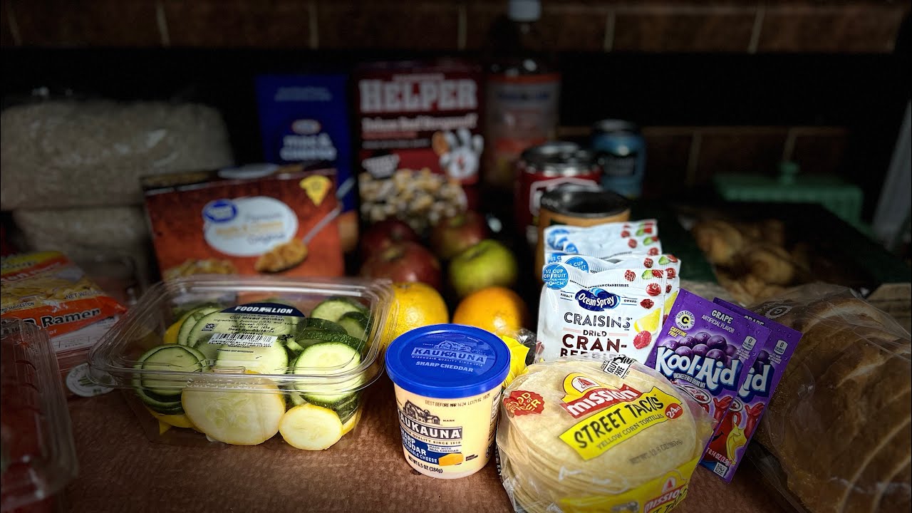 FOOD PANTRY DAY!!! What were we blessed with? #findfood #foodpantryhaul ...