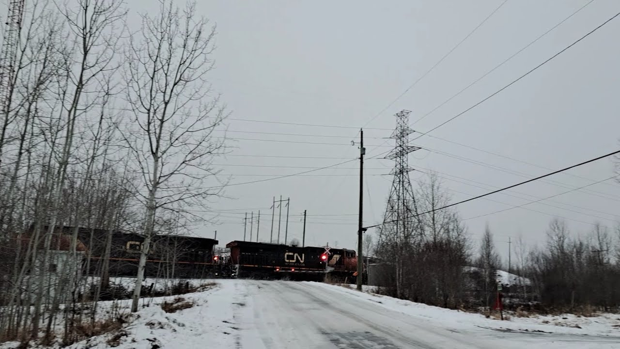 12/3/23 NICE WINTER K5HL! CN 2292 Intermodal Train 107 (2) - YouTube