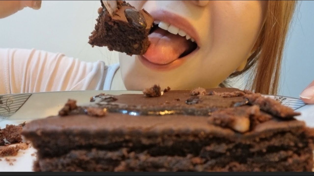 ASMR EATING Delicious chocolate brownie cake with chocolate sauce - YouTube