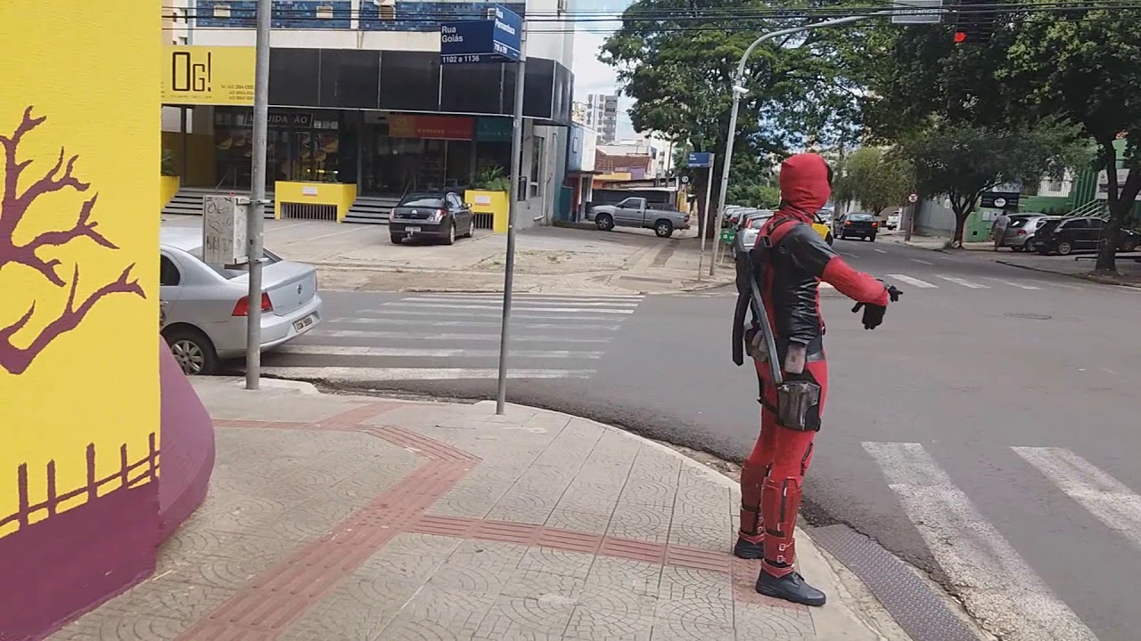 Deadpool dançando - YouTube