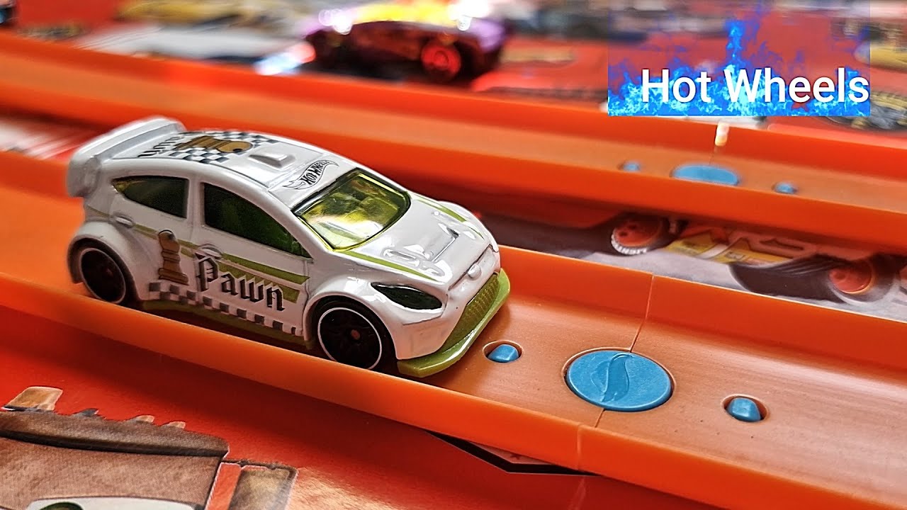 Lets start the engine Hot Wheels Ford Focus 4K UHD - YouTube