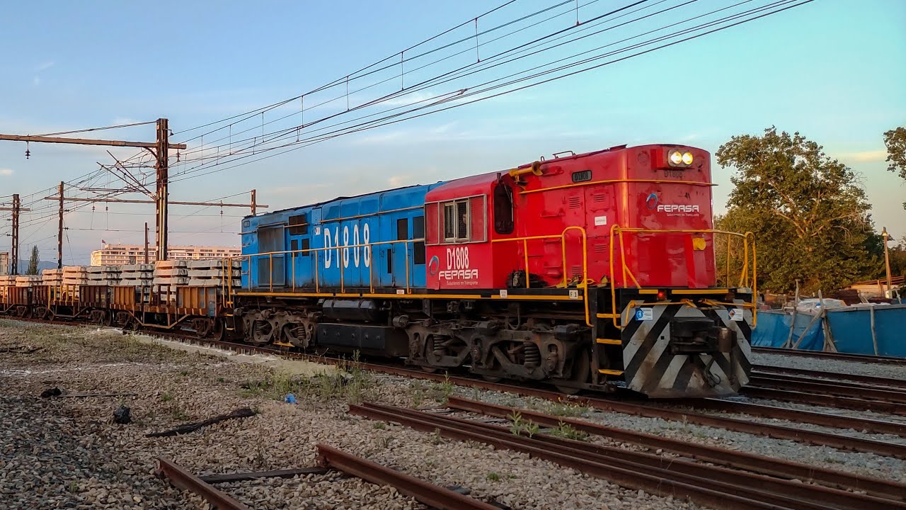 Locomotora D-1808 con su Frontal original - YouTube