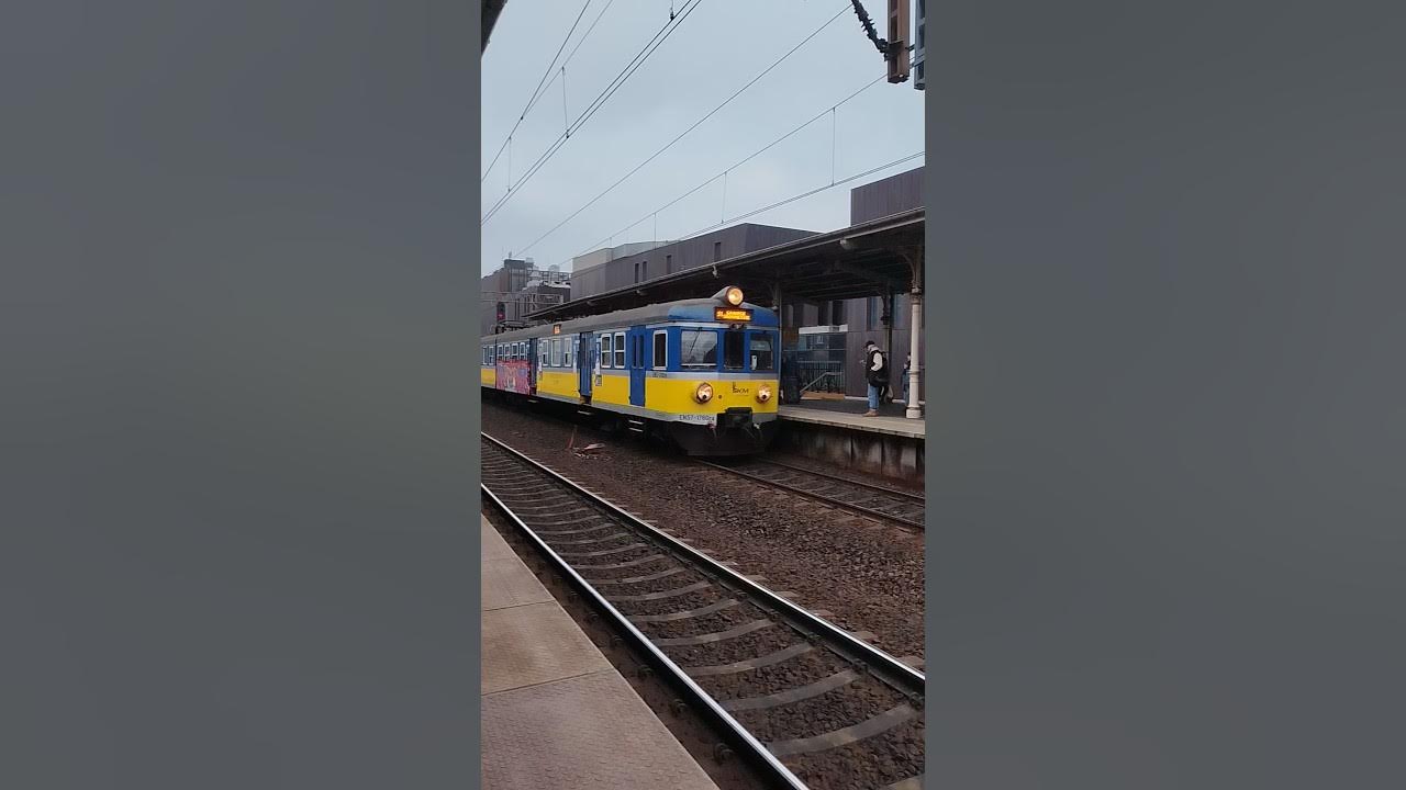 EN57 1760 w duecie w EN71 038 na stacji Sopot #en57 #en71 - YouTube