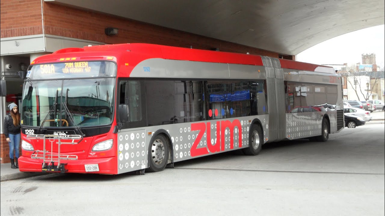 Brampton Transit Zum New Flyer Xcelsior XDE60 1292 - YouTube
