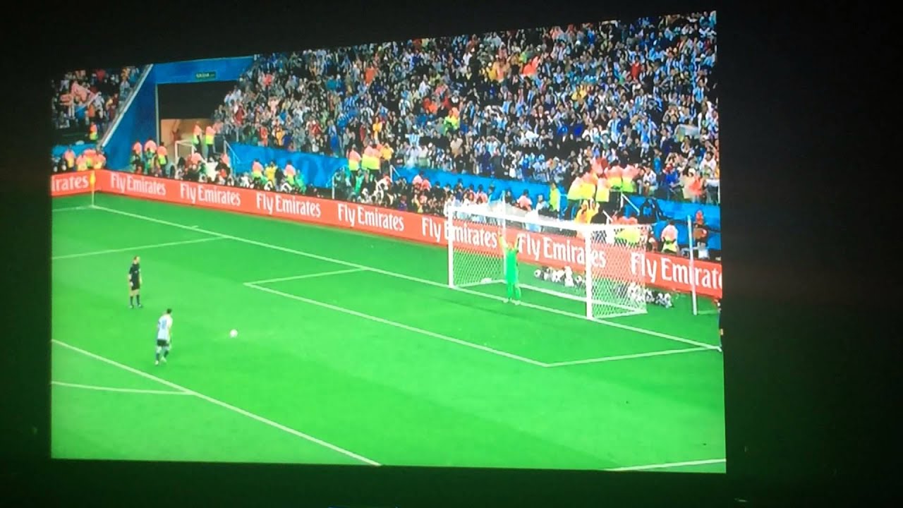 Lionel Messi penalty vs Holland - World Cup 2014 semi final - YouTube