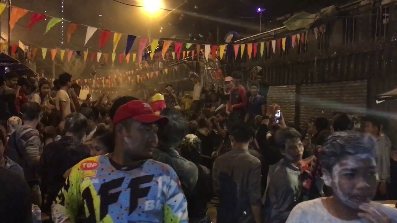 Container Night Market on the last day of Khmer New Year 2017 - YouTube