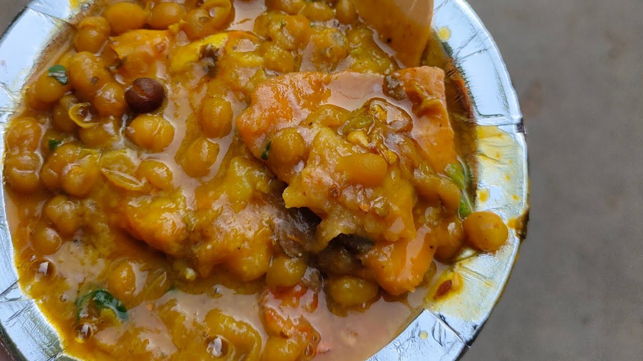 Samosa Chola | BHU Famous samosa chola | Banaras Special 🤤🤤🤤 - YouTube