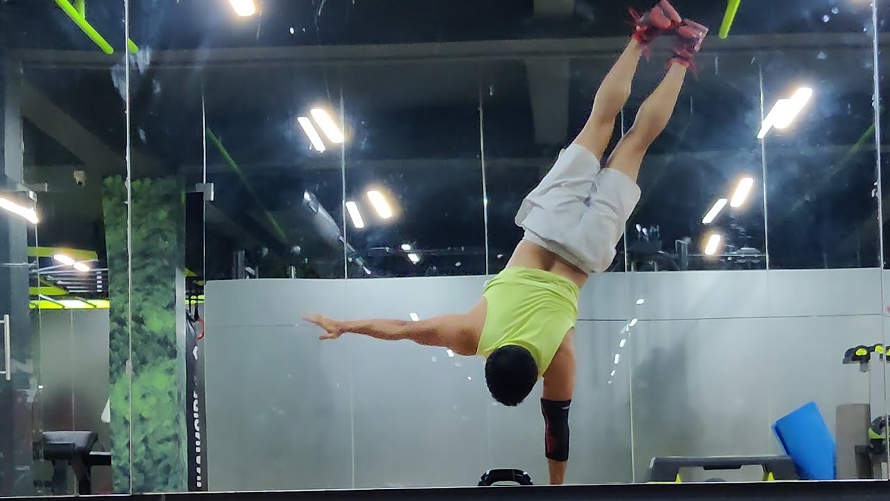 Journey to single Handstand #handstand . EP01. #fails #workout - YouTube