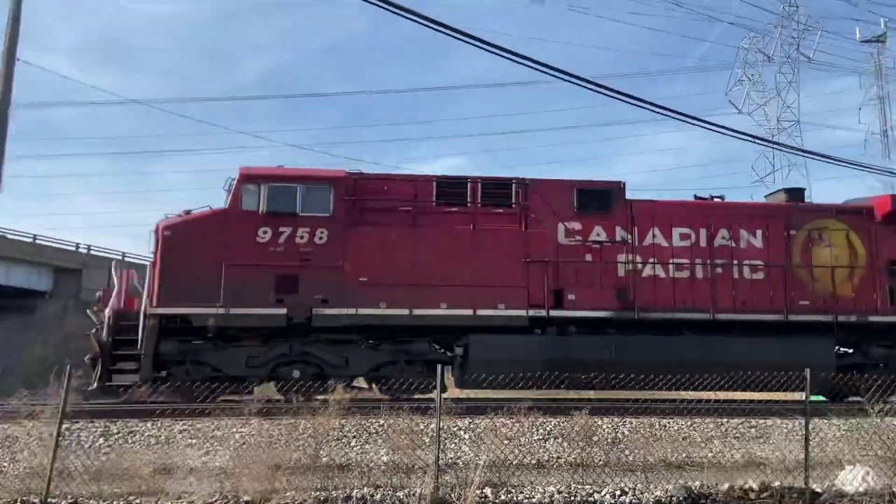 Cp 9758 (AWVR 767) leads Q165 - YouTube