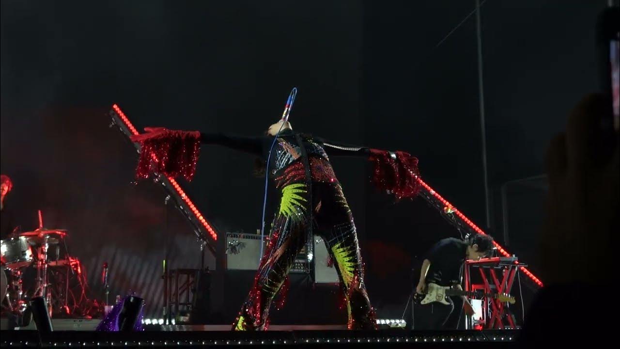 Yeah Yeah Yeahs - Gold Lion (Forest Hills Stadium, NYC 10/1/22) - YouTube
