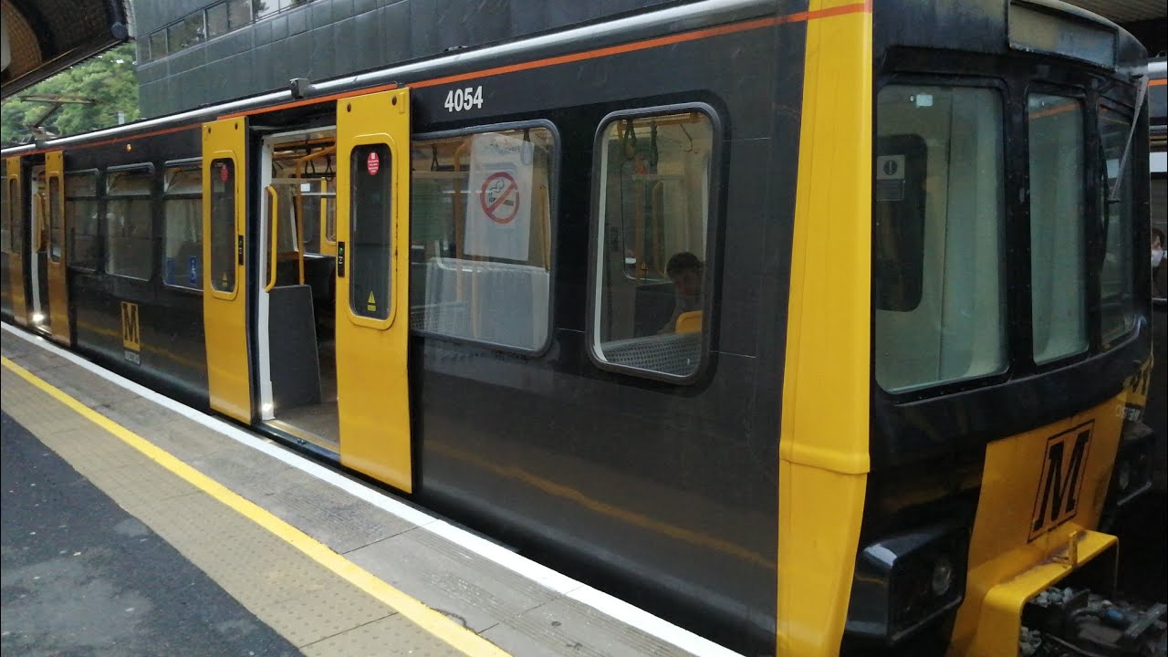 Tyne and Wear Metro Class 994 Metrocars 4054 (994054) & 4004 (994004 ...