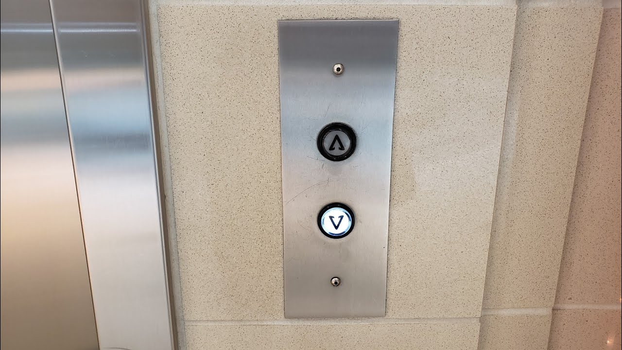 Montgomery KONE Hydraulic Elevator @ Somerset Collection North, Troy ...