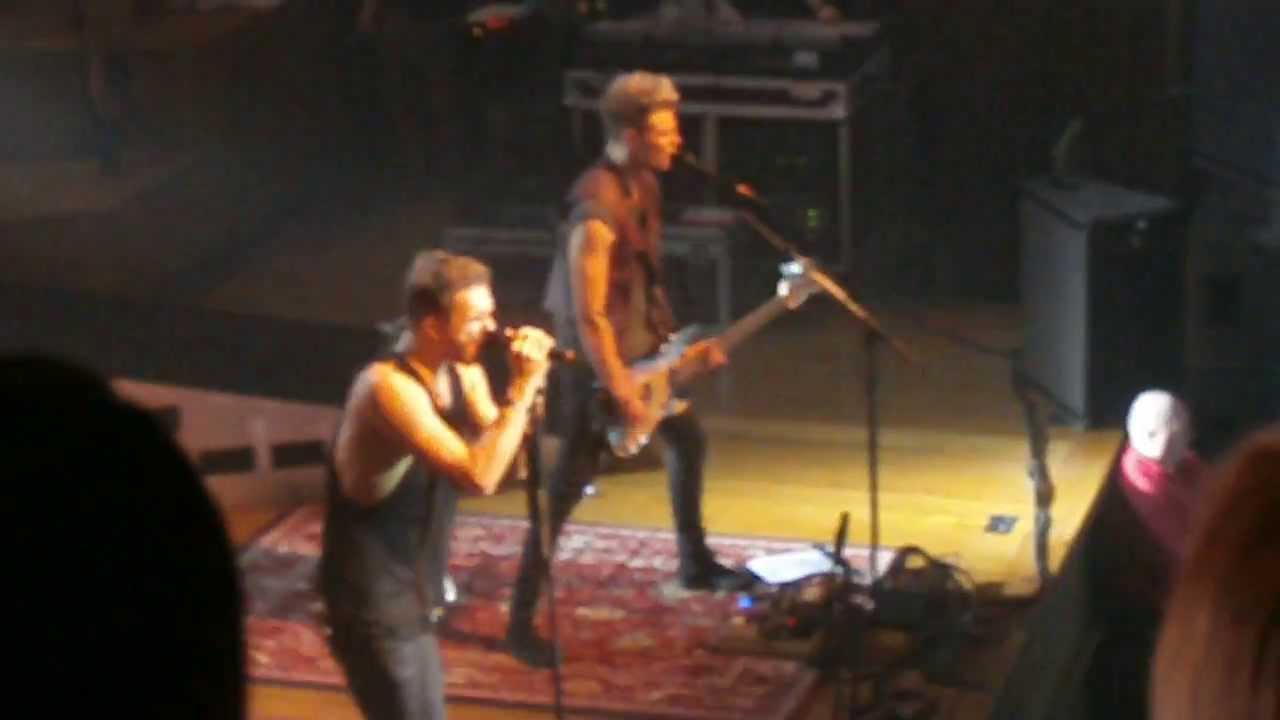 Lawson - Learn to love again - Belfast 20/10/13 HD - YouTube