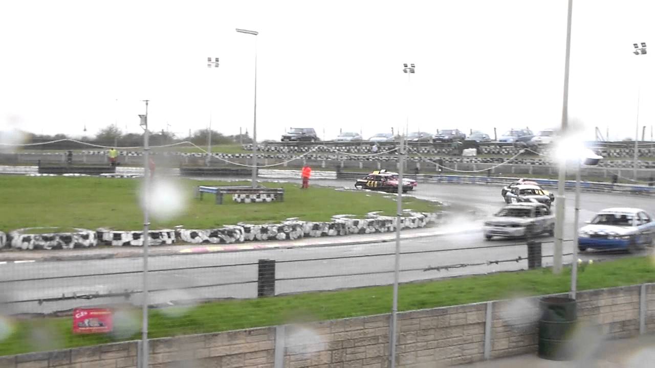 SKEGNESS STADIUM STOCKCAR 680 - YouTube