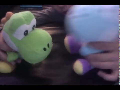 blue yoshi vs green yoshi