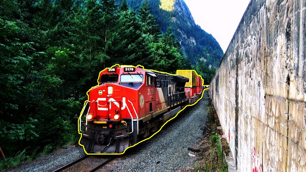 CANADA'S BUSY MAINLINE FREIGHTS! DOUBLE STACK TRAINS THRU CURVES IN THE ...