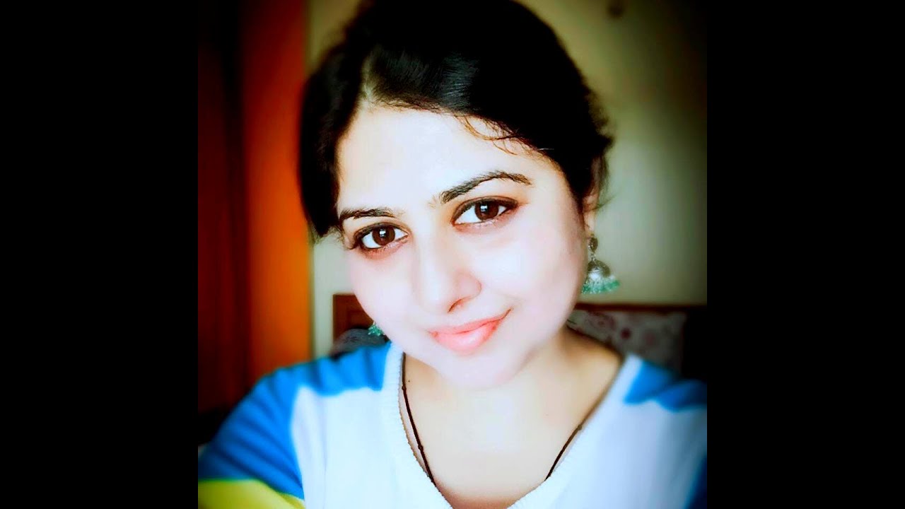 Dr. Shipra Gahlot greet the people on the occasion of Achievers Junction 1st Sthapna Divas ...