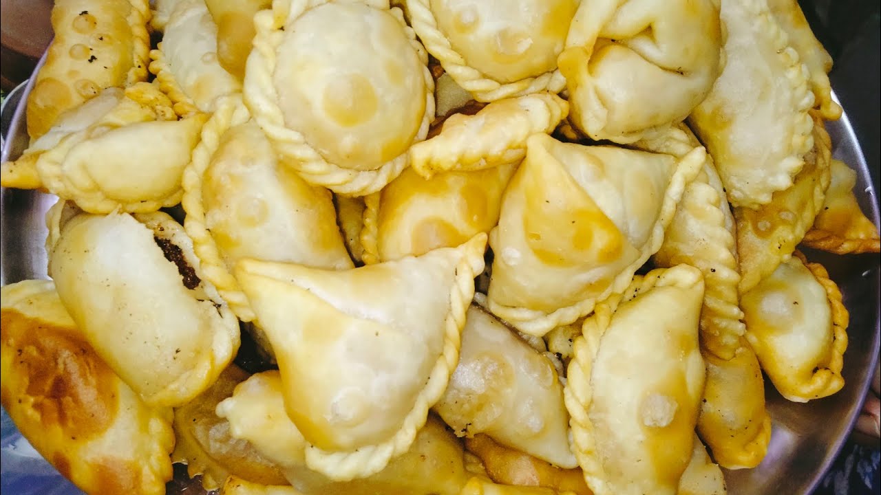 Gujiya/pedakiya Recipe Teej Special with 5 types of designing tips ...