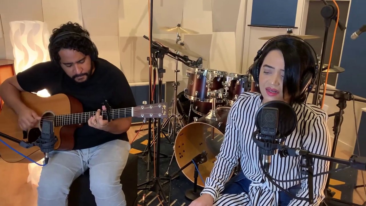 Areia - Sandy e Lucas Lima (Cover by Larissa Oak e Todd Henrique) - YouTube