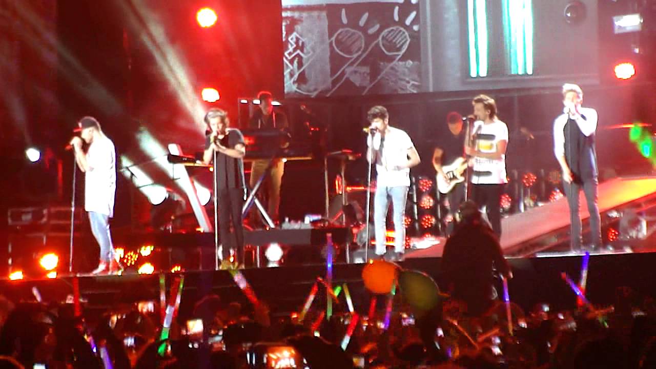 One Direction - Right Now (Live in Sao Paulo, Brazil) - YouTube
