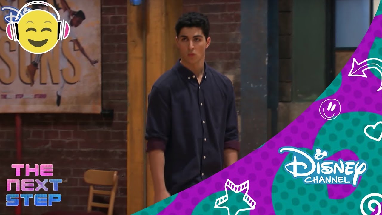 The Next Step - James VS Alfie | Disney Channel Oficial - YouTube