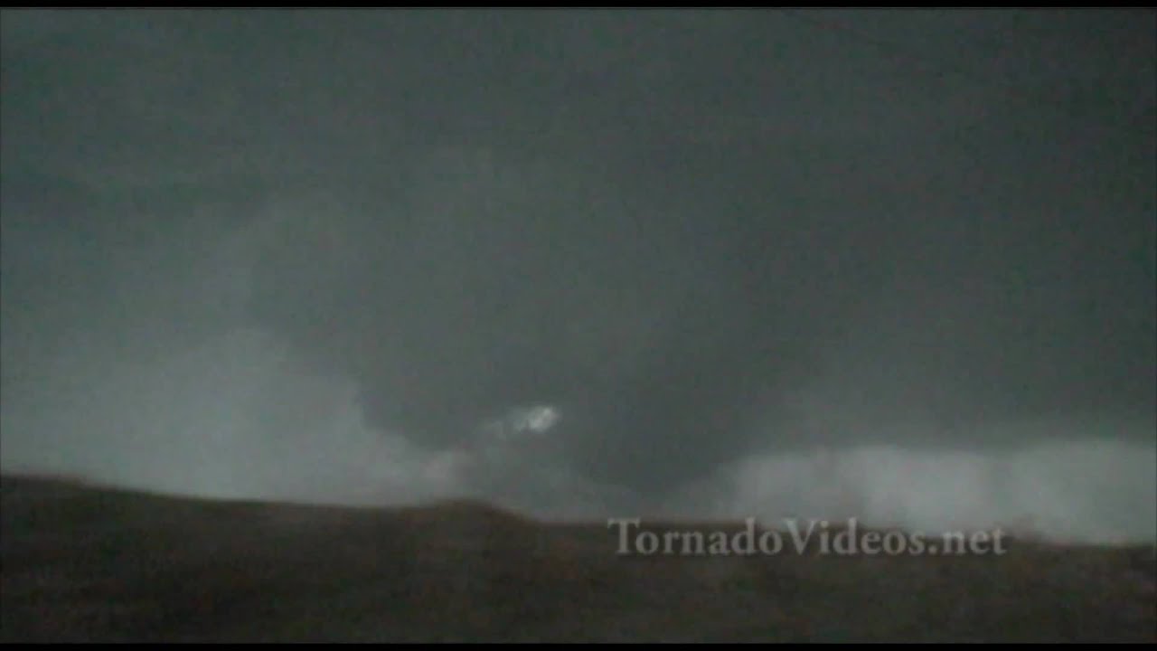 Multiple Iowa tornadoes - April 9, 2011 - YouTube