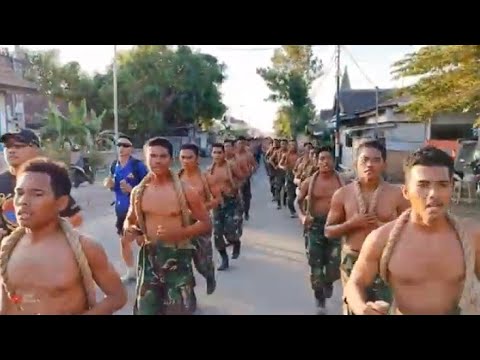 Siswa Dikko 174 Marinir Binsik Siang Di Pantai Jangkar Dikmaba Dikmata ...