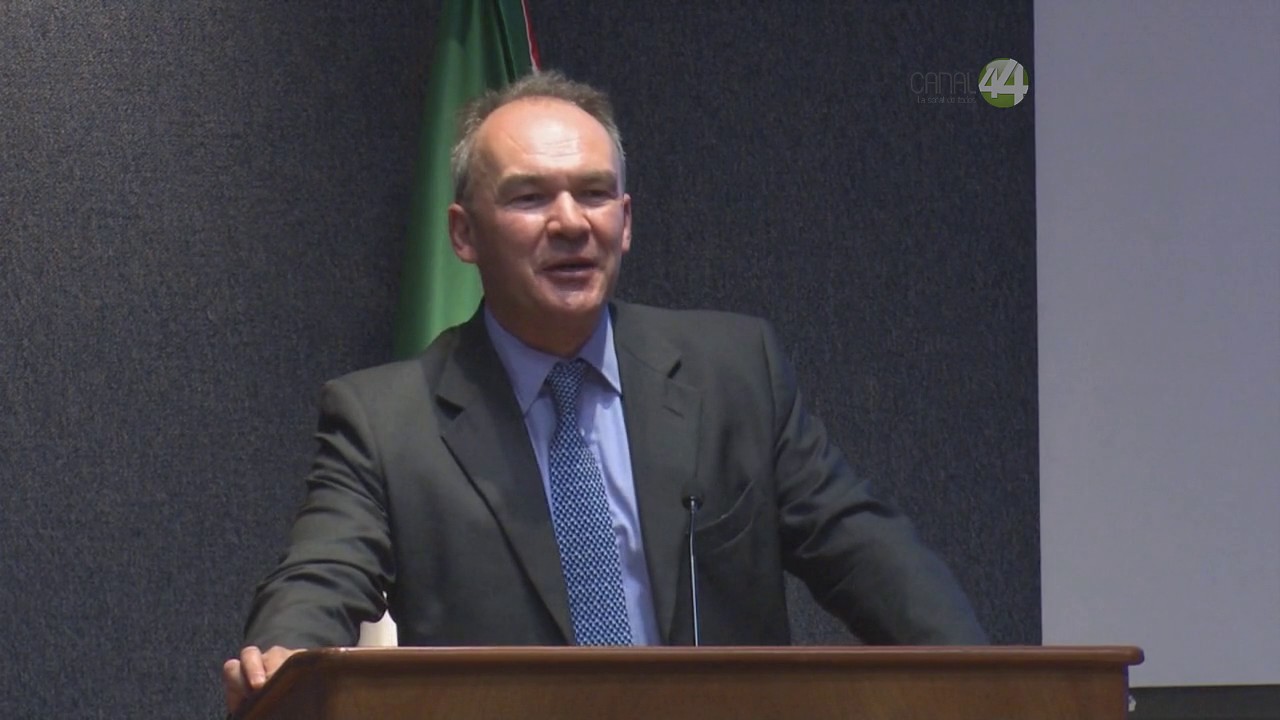 Consultor Tom Hockaday imparte conferencia en CUCEA - YouTube