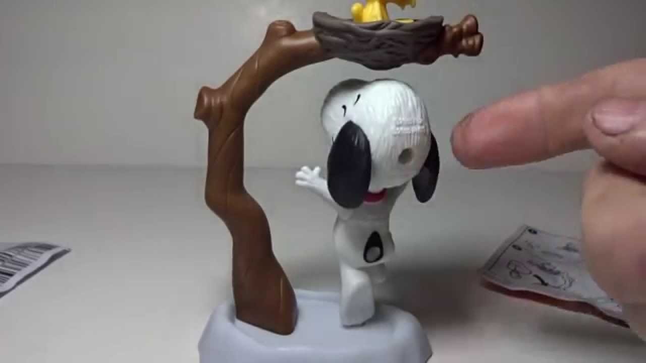 McDonald's Happy Meal 2015 Peanuts Movie Spinning Snoopy Toy review ...