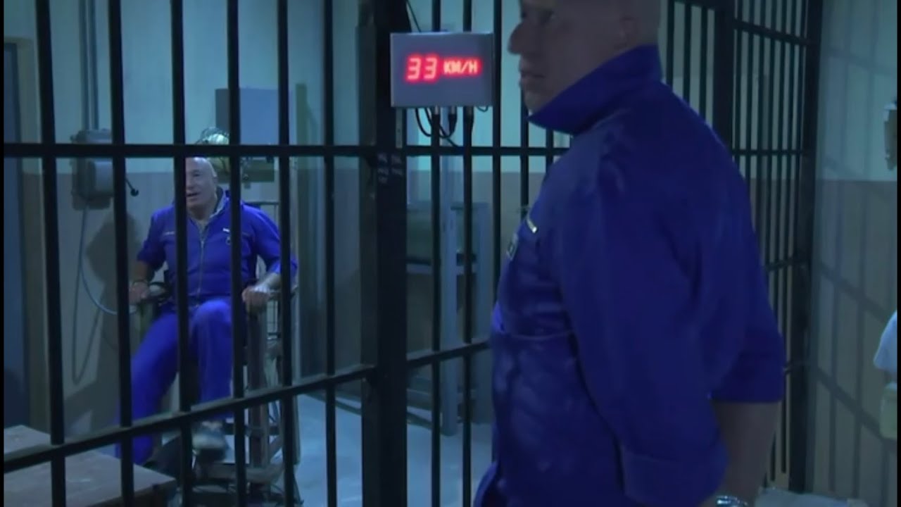 Heb je Tim ooit zo hard zien fietsen? 😂 Code van Coppens escape room ...