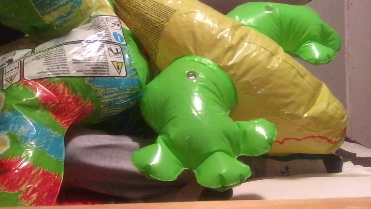 Inflatable Gecko Inflation - YouTube