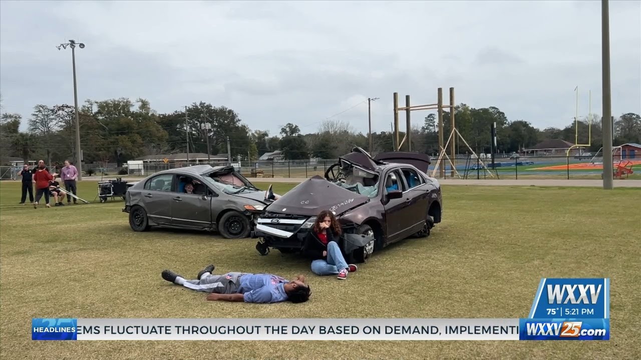 Gulfport High puts on Prom Promise safety demonstration - YouTube